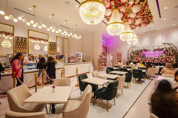 Photograph: Café Lola at Caesars Palace - Las Vegas Weekly