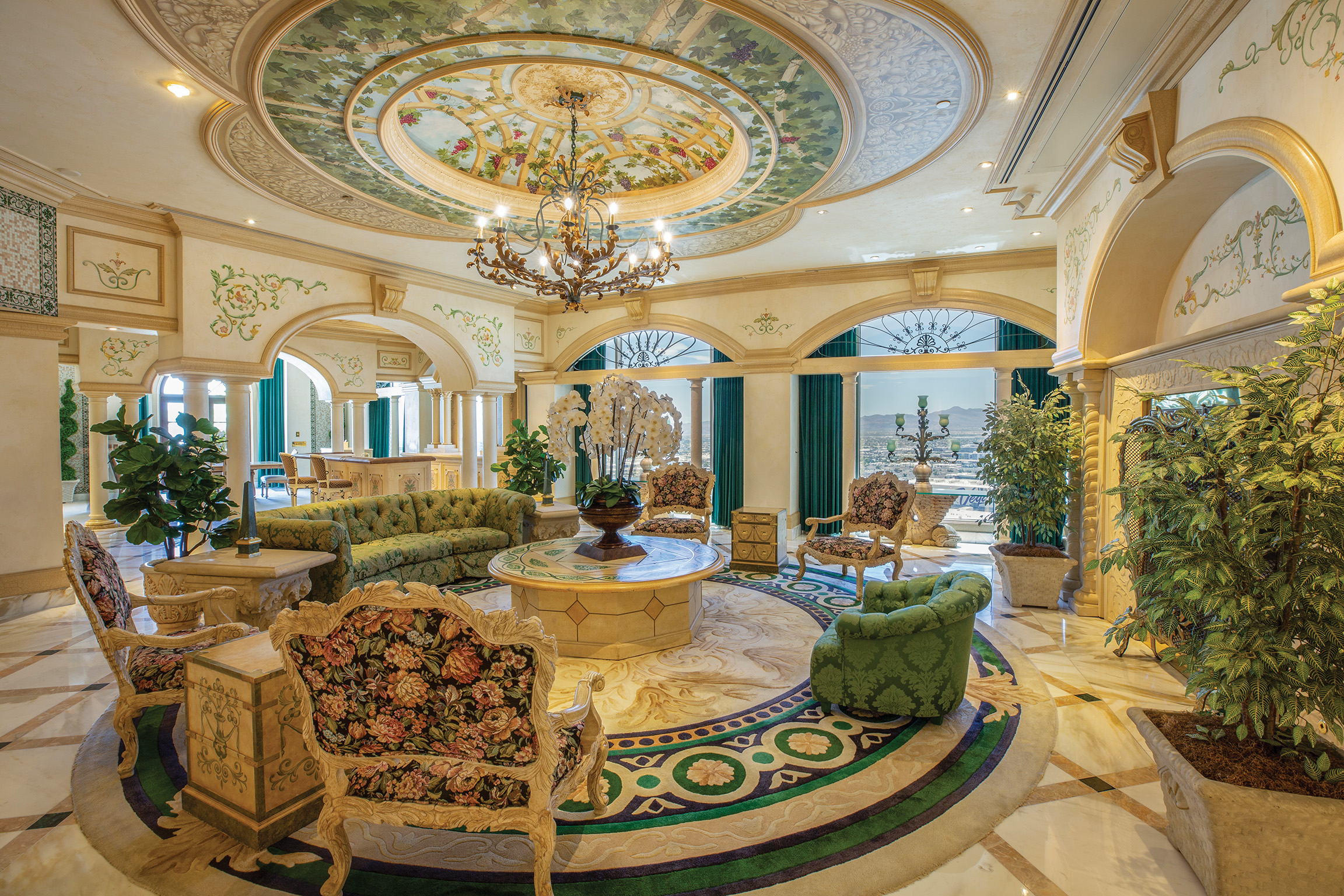 Spectacular stays: Inside the most luxurious and exclusive hotel rooms ...